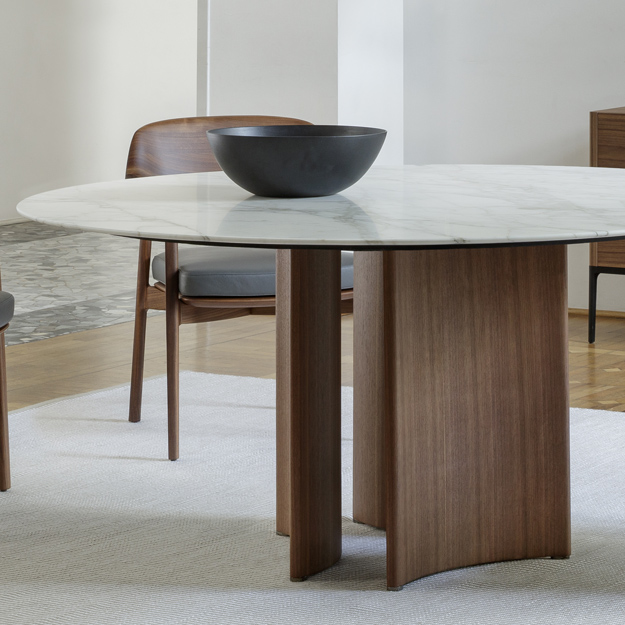 Porada Alan Round Table